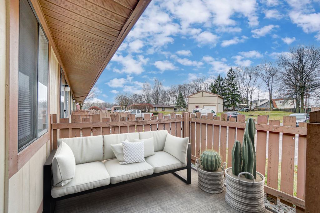 Gallery – Coventry Court West & Poplar Ridge Apartments